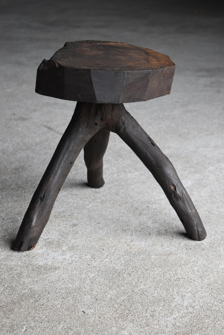 Japanischer antiker primitiver Hocker aus den 1860er-1900er Jahren ...