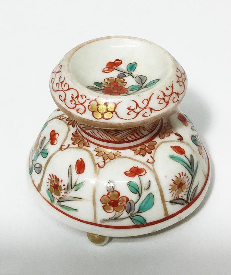 Japanese Arita, Amsterdams Bont, Tripod Salt Cellars, 1690-1730 For ...