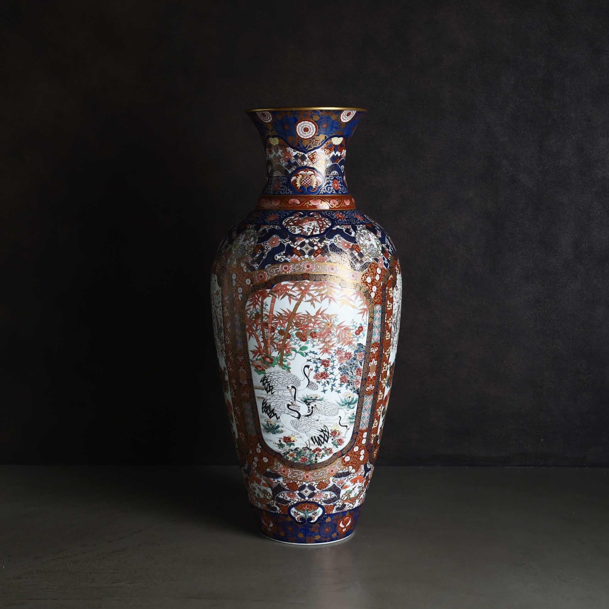 Japanese Arita "Gokujou Somenishiki Shihou Mokkouwari" vase made in ...