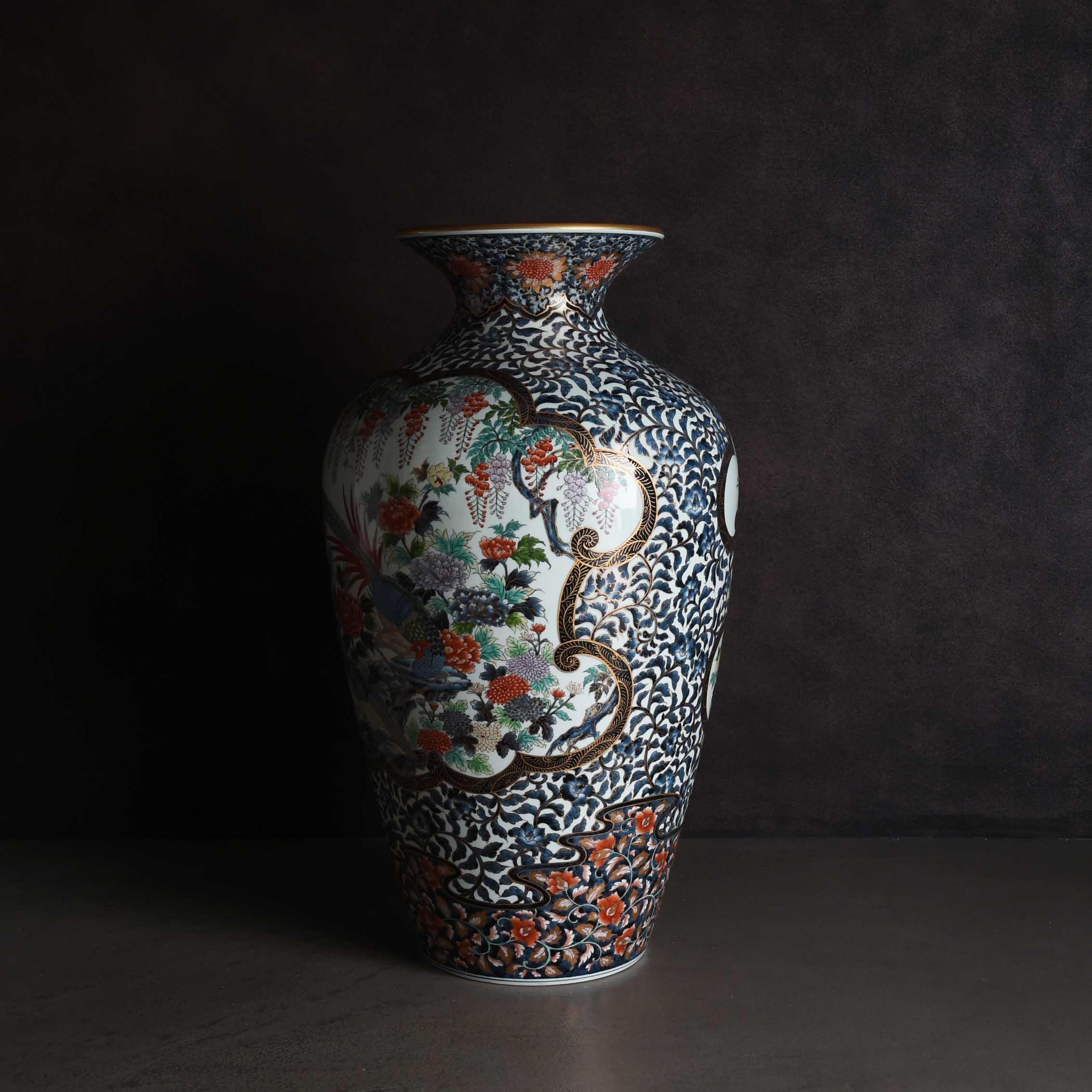 Japanese Arita "Koakae Botan Kujaku" vase For Sale at 1stDibs