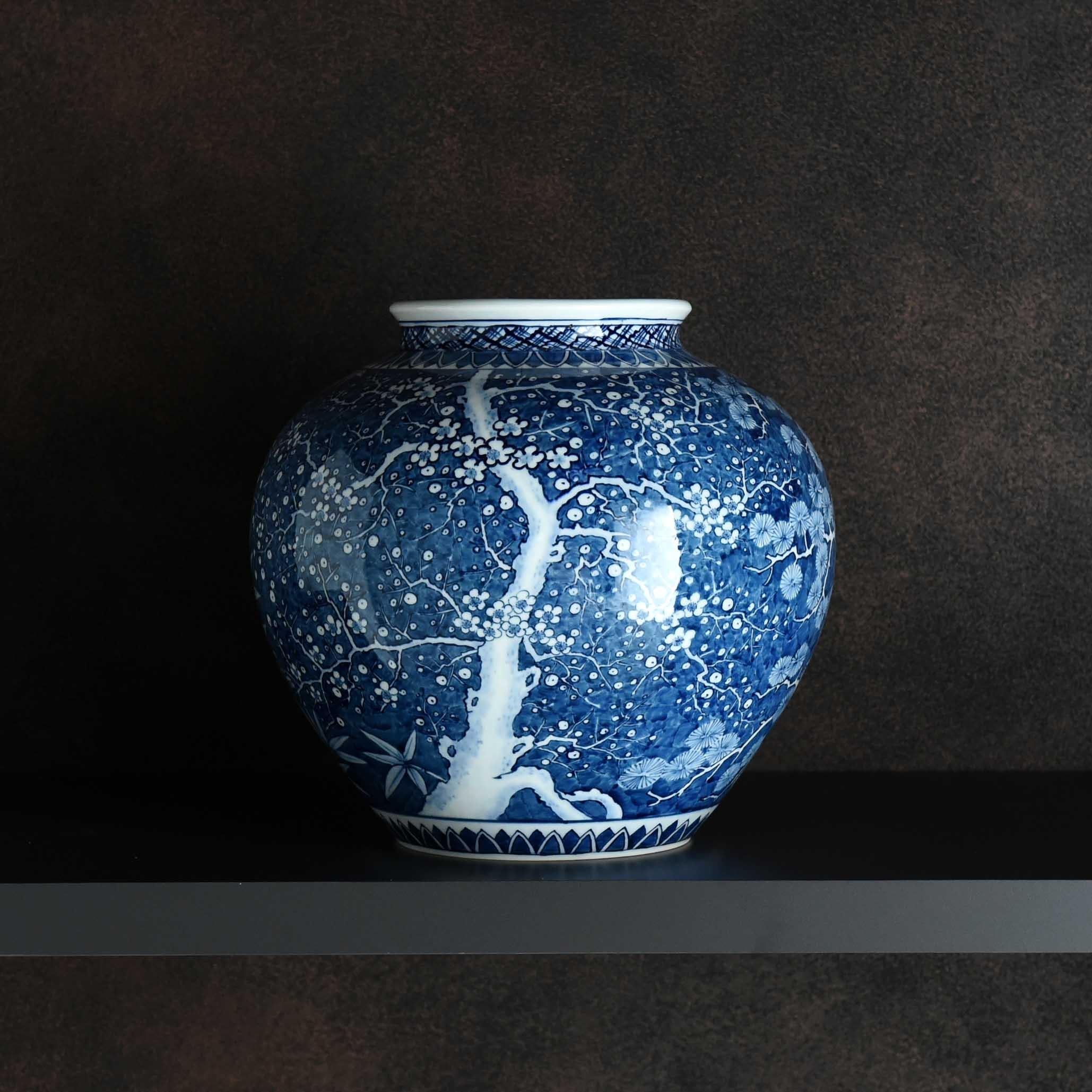 Japanese Arita "Sometsuke Shouchiiubai" Handmade vase For Sale at 1stDibs