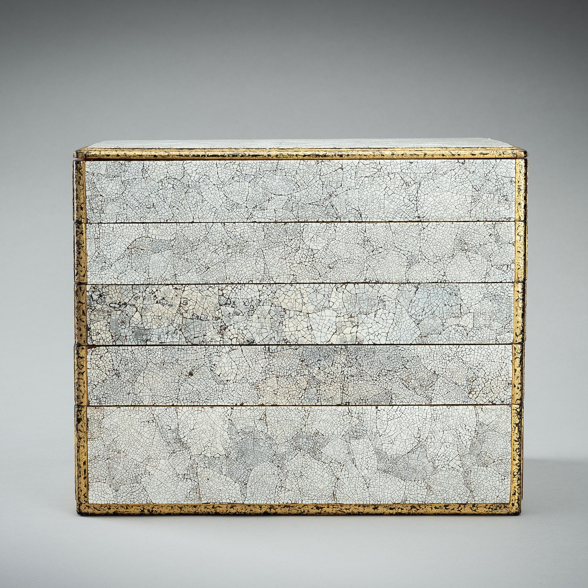 Japanese eggshell lacquer jûbako 重箱 (food container) with lacquer ...