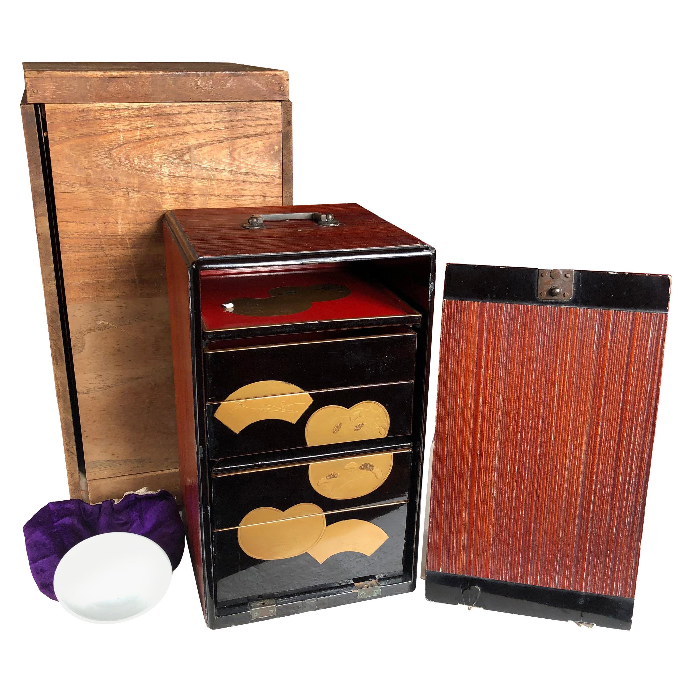 Japanese Fine Black Gold Lacquer Bento Box at 1stDibs