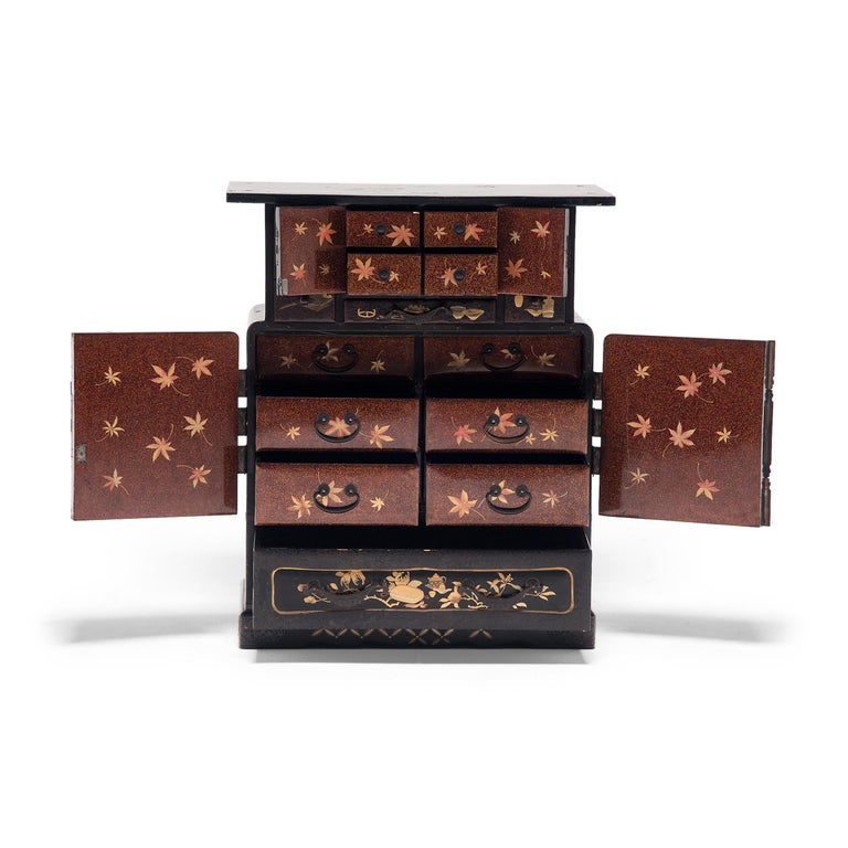 Japanese Gilt Black Lacquer Tea Chest, c. 1850 For Sale at 1stDibs