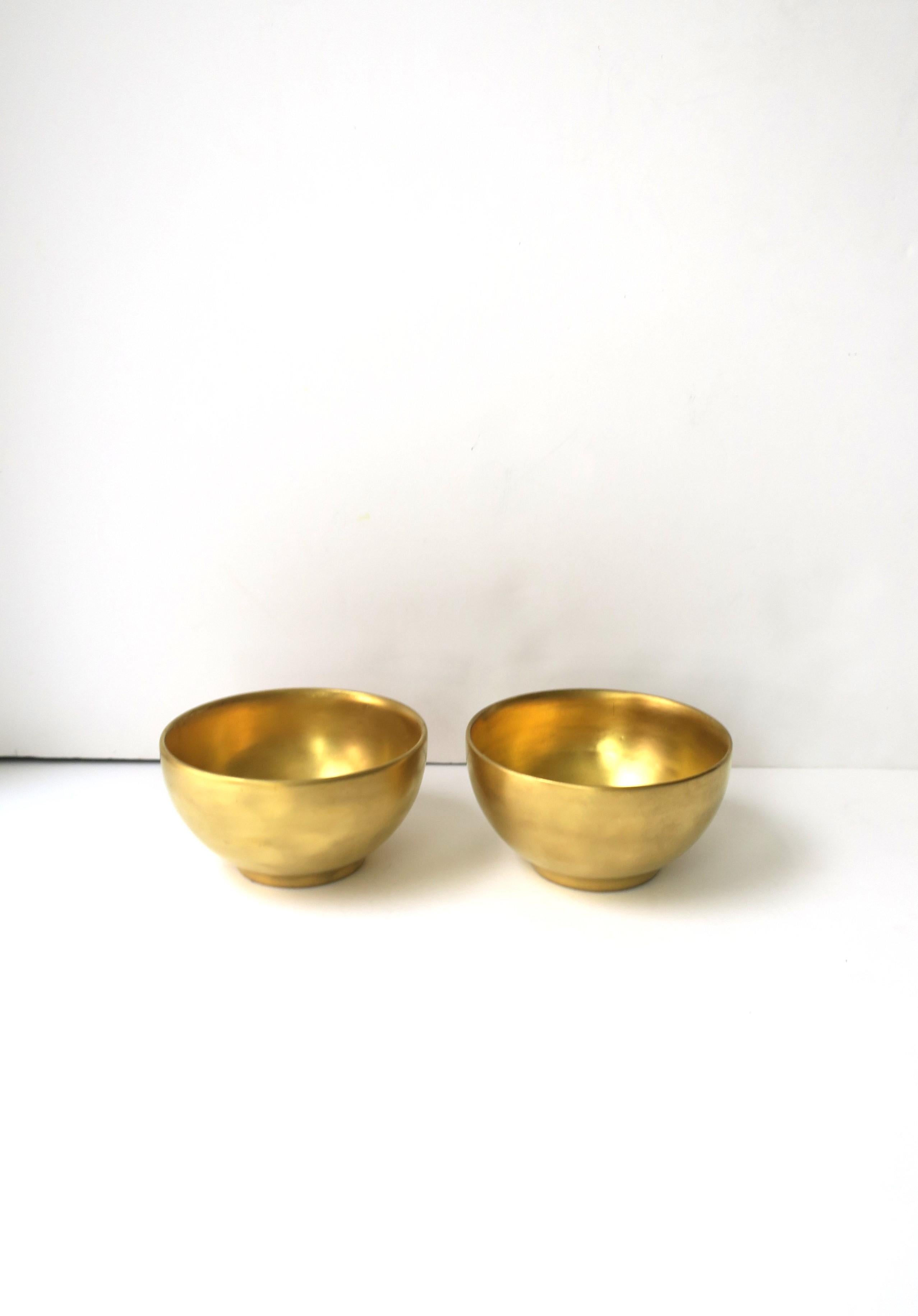 Japanese Gold Porcelain Bowls Takashimaya, Pair at 1stDibs
