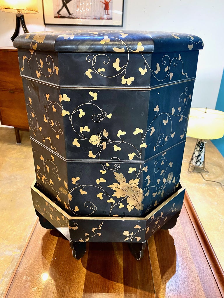 Japanese Hokai Lacquer Box For Sale at 1stDibs