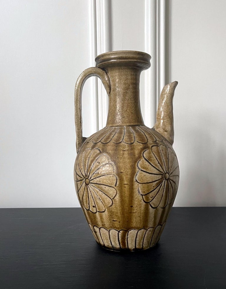Japanese Ko-Seto Stoneware Ewer with Carved Design For Sale at 1stDibs