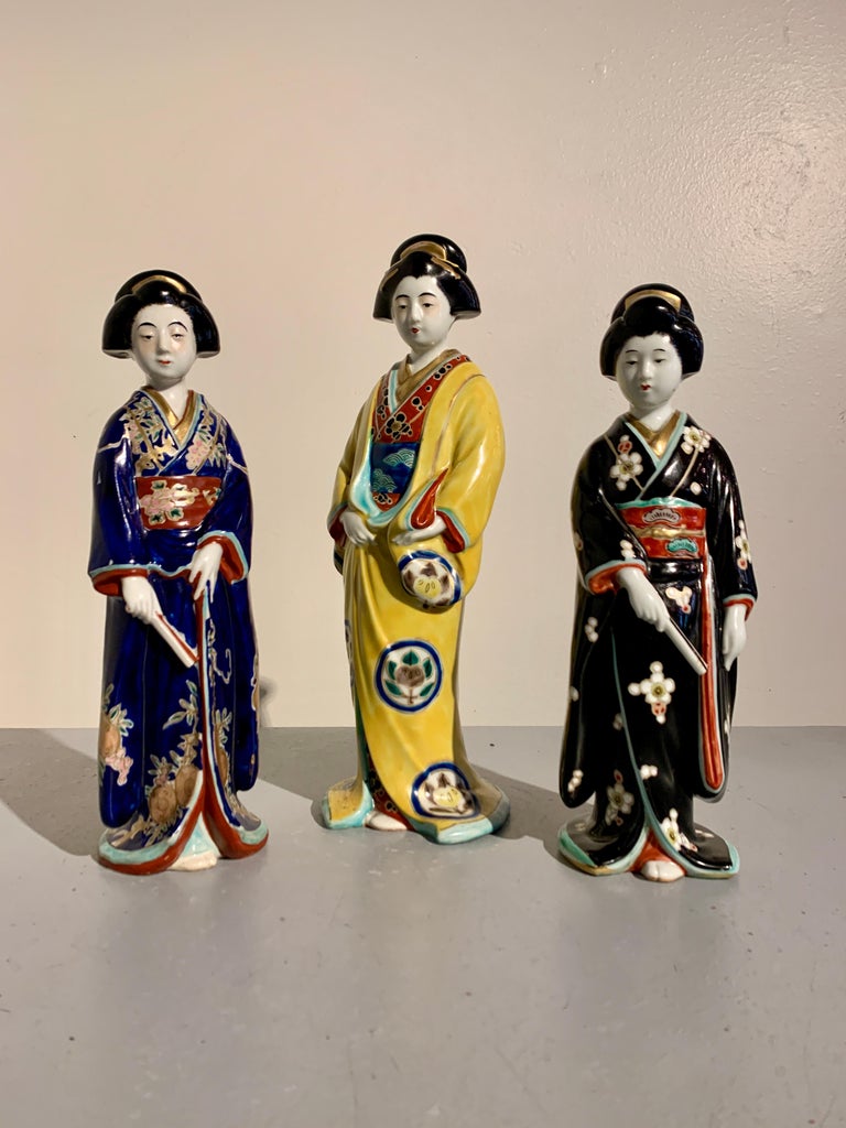 Japanese Kutani Porcelain Figure of a Geisha or Bijin, Showa Era, 1930 ...