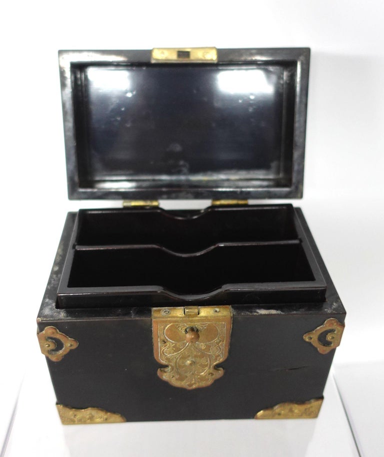 Japanese Lacquer Box For Sale at 1stDibs