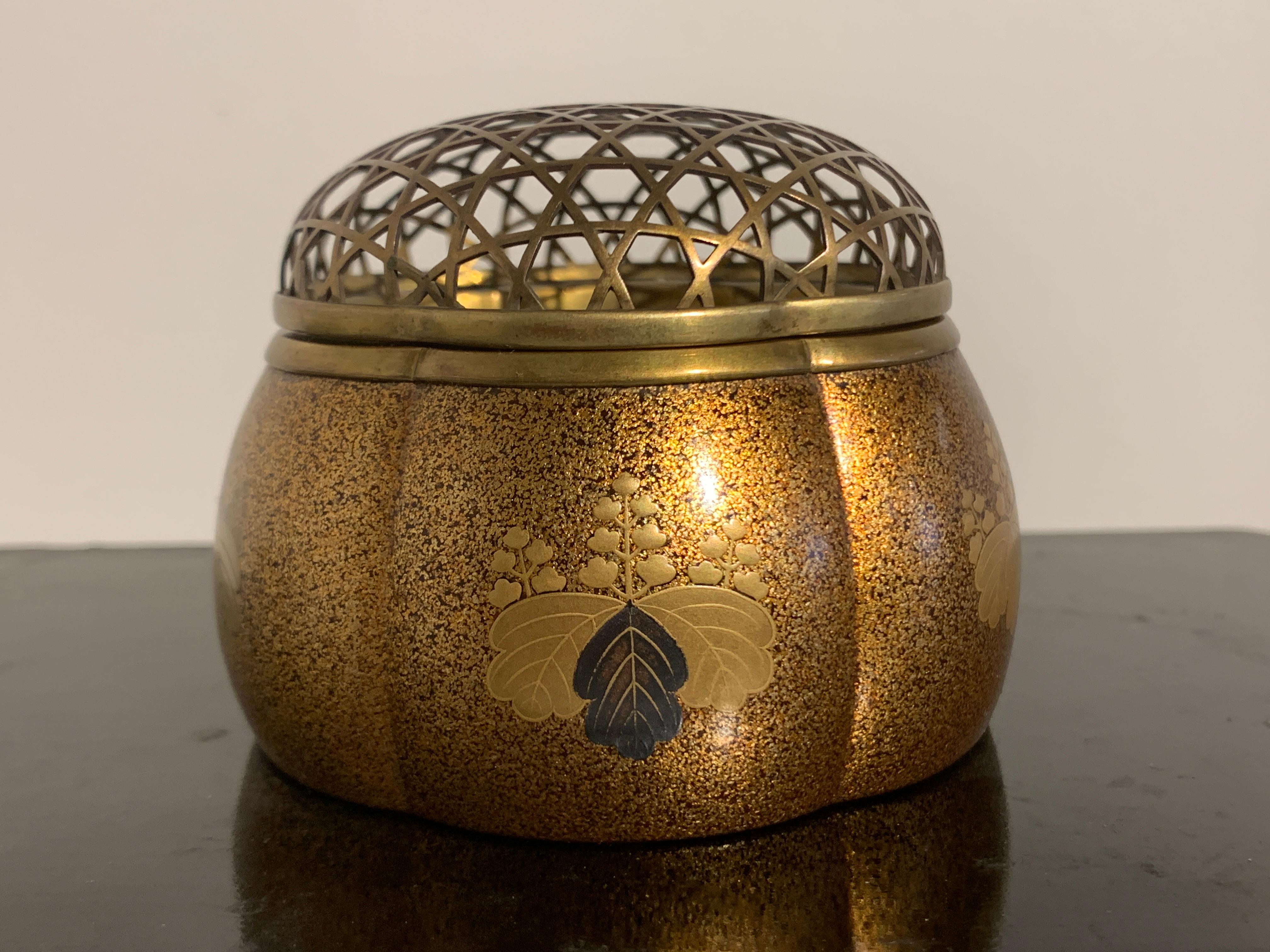 Japanese Lacquer Censer, Koro, with Toyotomi Mon, Edo Period, 18th ...