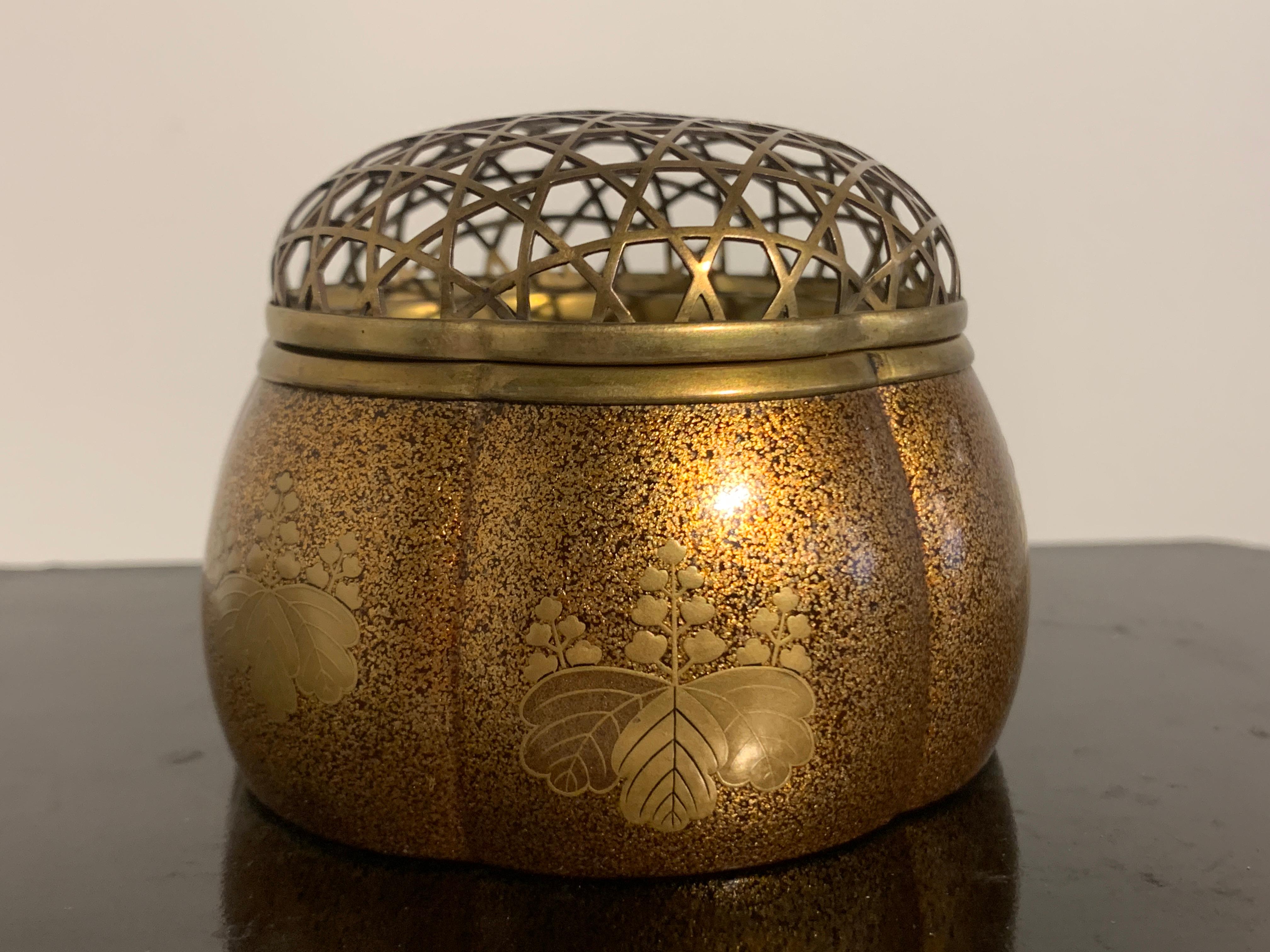 Japanese Lacquer Censer, Koro, with Toyotomi Mon, Edo Period, 18th ...