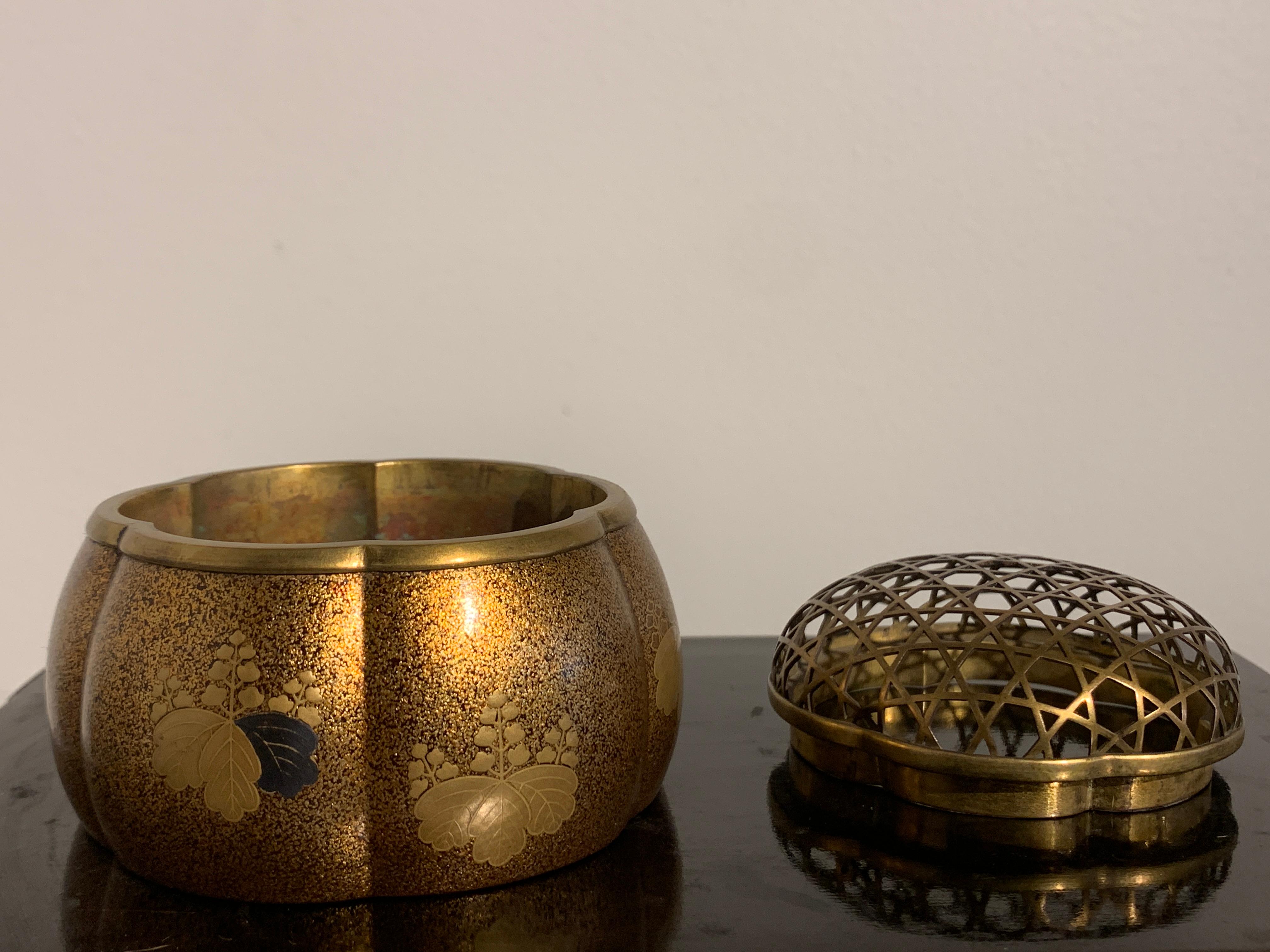 Japanese Lacquer Censer, Koro, with Toyotomi Mon, Edo Period, 18th ...