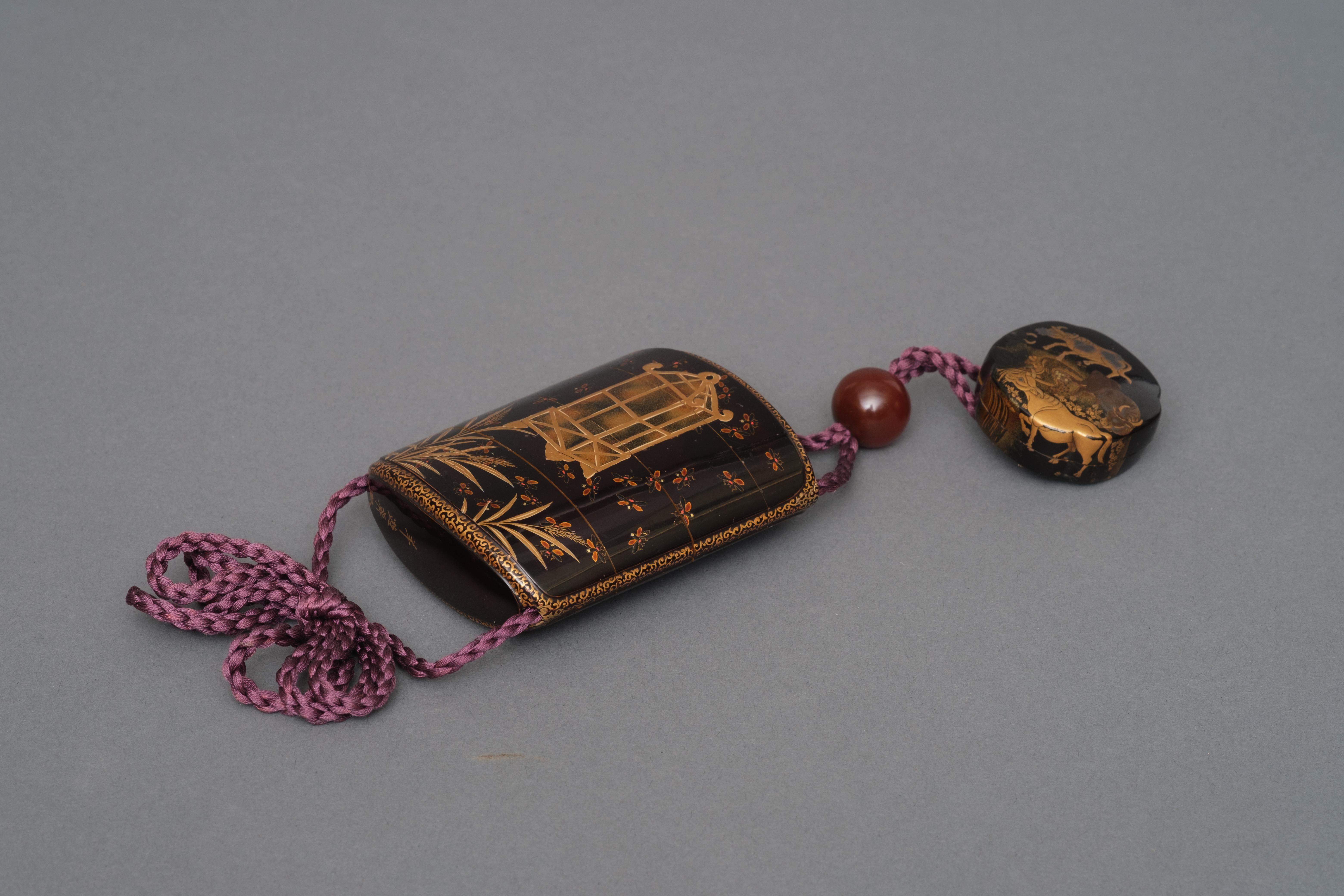 Japanese lacquer inrô 印籠 with golden maki-e firefly design with ...