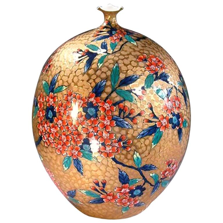 Platinum Gilt Porcelain Vase by Japanese Master Artist For Sale at 1stDibs