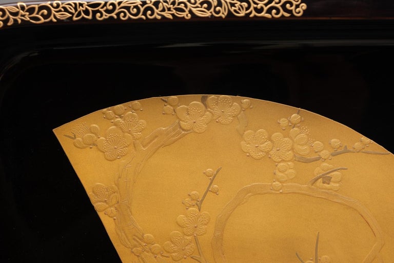 Japanese large lacquer serving tray 広蓋 (hirobuta) with an open fan ...
