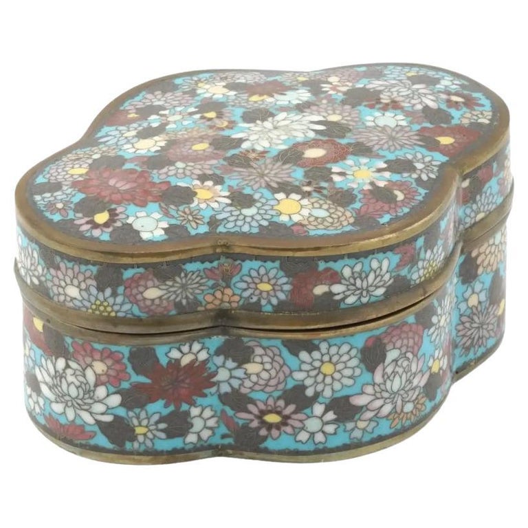 Japanese Late Meiji Cloisonne Enamel Trinket Box For Sale at 1stDibs