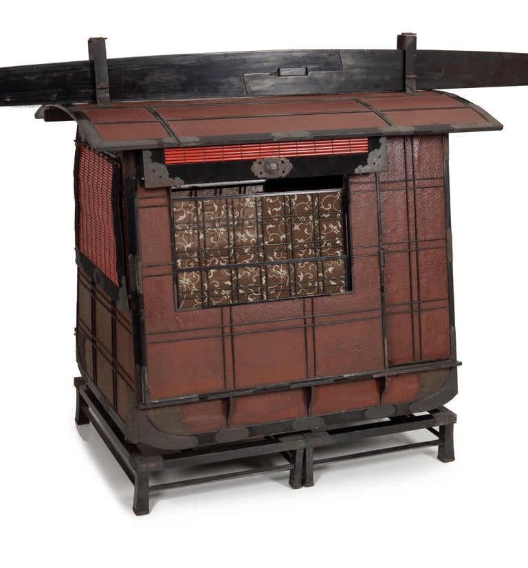 Palanquin japonais grandeur nature, période Edo, laque rouge et noire ...