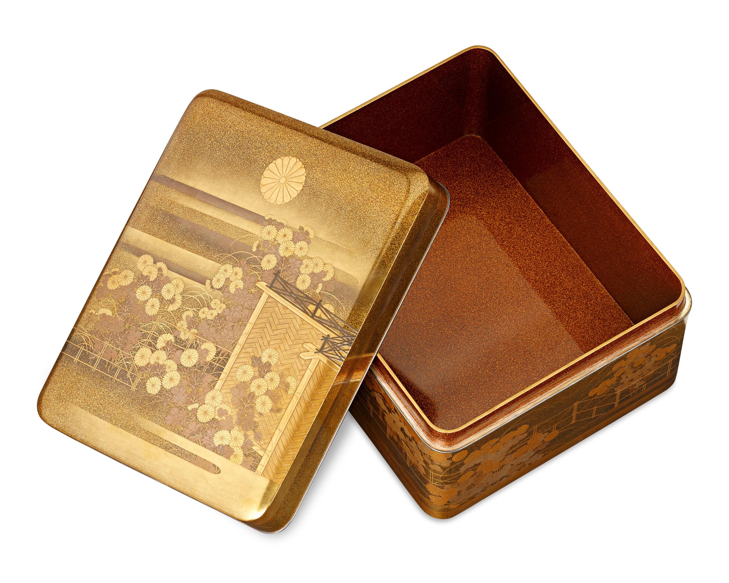 Japanese Maki-E Lacquer Box For Emperor For Sale at 1stDibs