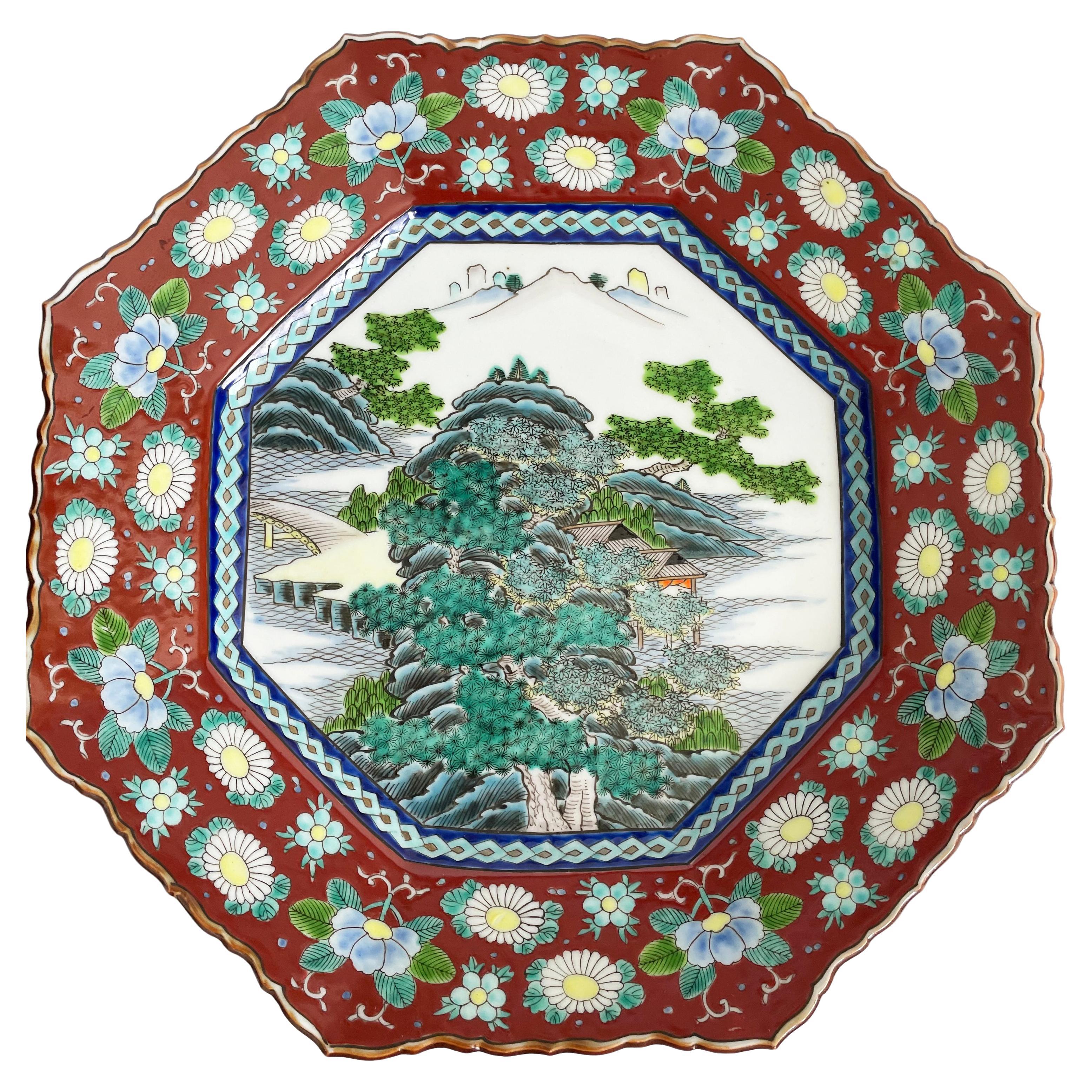 Japanese Octagonal Imari Plate, Late 19th Century For Sale at 1stDibs