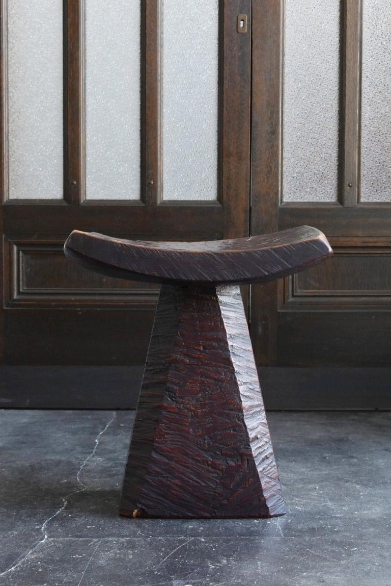Japanischer Hocker mit altem, einfachem Design/ Primitives Design ...