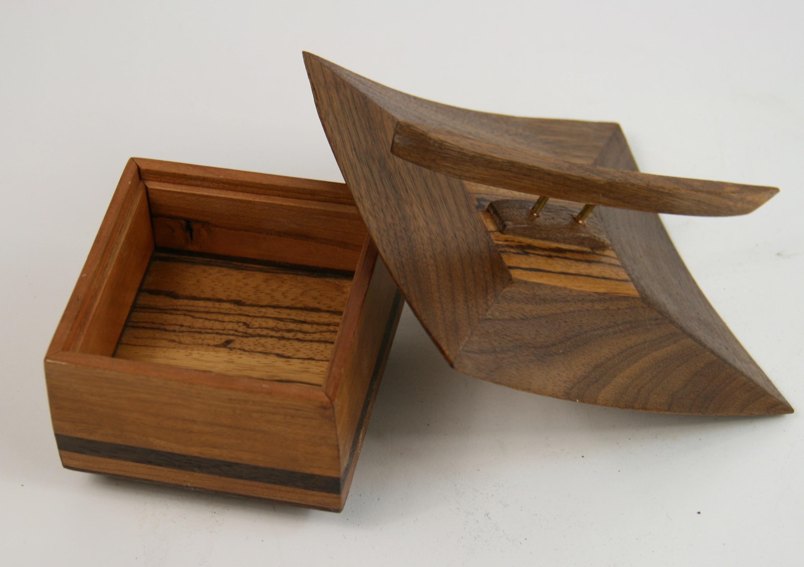 Japanese Pagoda Trinket Box For Sale at 1stDibs | pagoda box