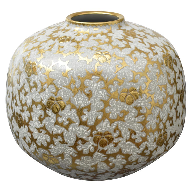 Japanese Pure Gold Cream Porcelain Vase by Contemporary Master Artist ...