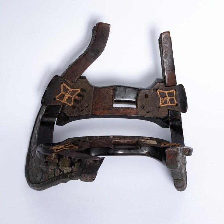 Japanese Samurai Riding Saddle with Snowflake Inlay For Sale at 1stDibs