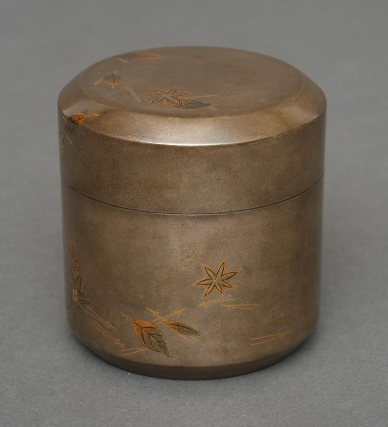 Japanese Silver Lacquer Tea Caddy 棗 'Natsume' with Autumn Leaves 椛 'Momiji' For Sale at 1stDibs