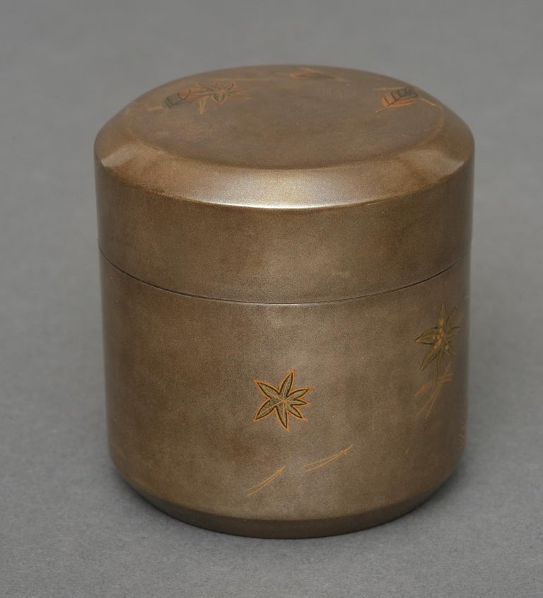 Japanese Silver Lacquer Tea Caddy 棗 'Natsume' with Autumn Leaves 椛 'Momiji' For Sale at 1stDibs