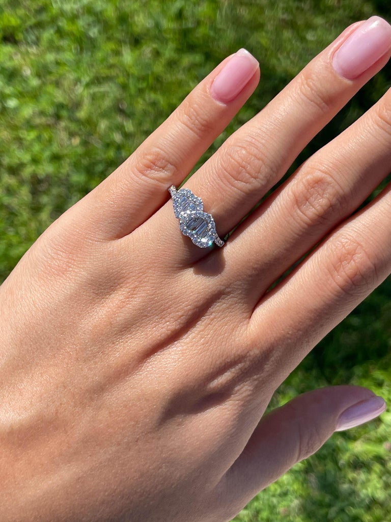 Jay Feder 18k White Gold Diamond Double Heart Cluster Ring For Sale at ...