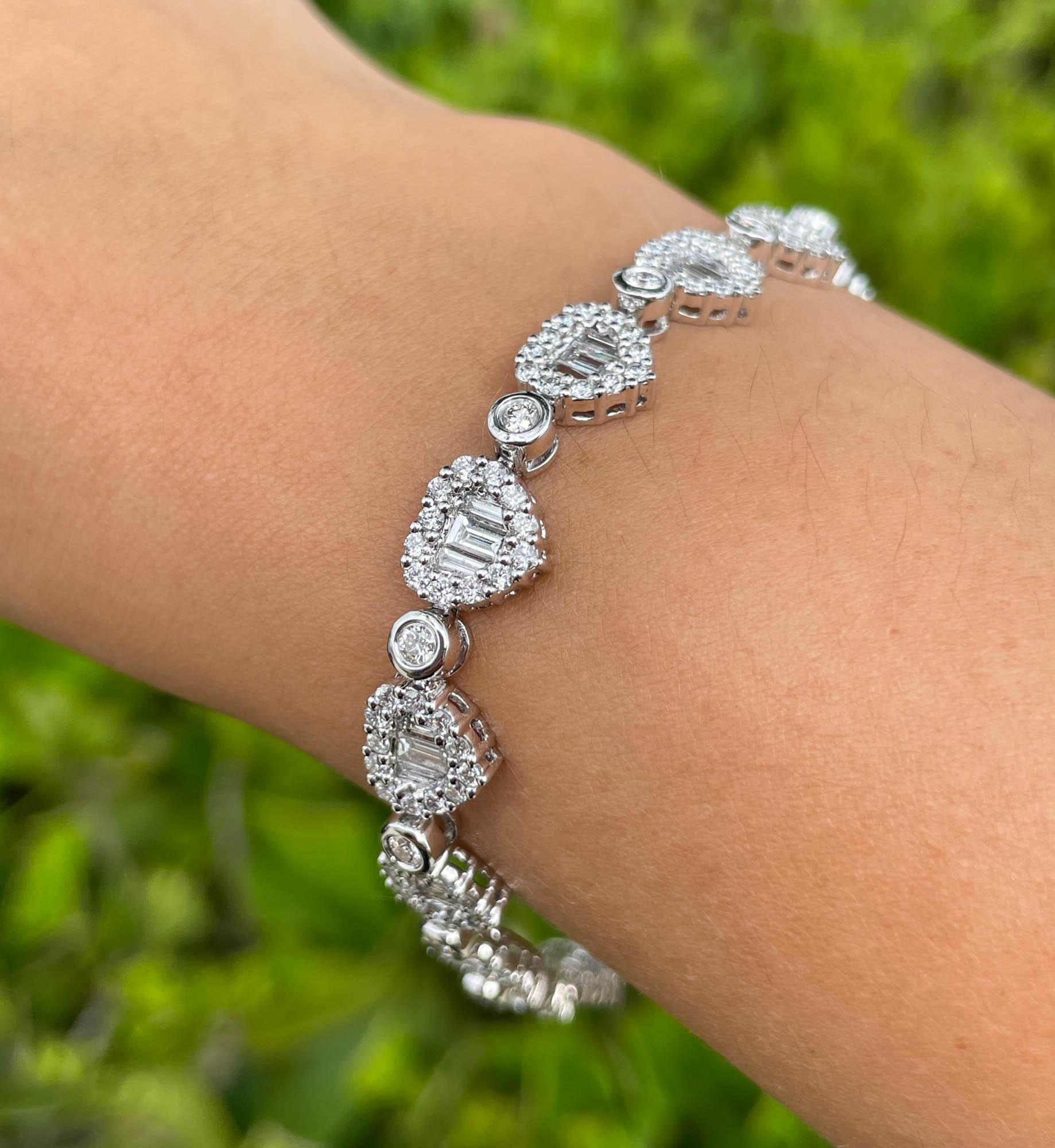Jay Feder 18k White Gold Diamond Heart Cluster Station Bracelet For Sale at 1stDibs
