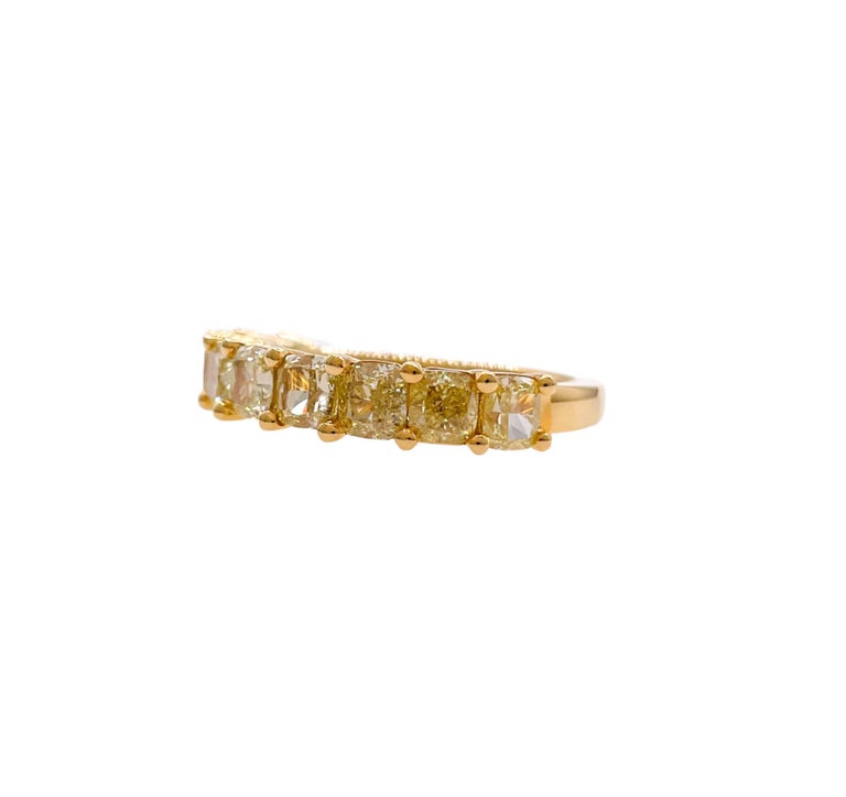 Jay Feder 18k Yellow Gold Yellow Cushion Diamond 9Stone Wedding Anniversary Band For Sale at 1stDibs