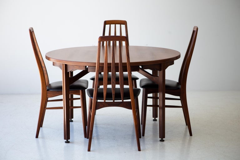 Jens Risom Dining Table for Jens Risom Design Inc For Sale at 1stDibs