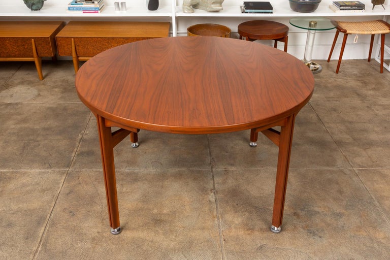 Jens Risom Round Dining Table at 1stDibs