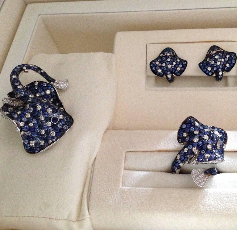 Jewelry Ray Fish White Diamond Blue Sapphire 18kt Gold Brooch Pendant ...