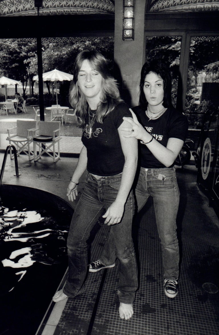Jill Furmanovsky - Sandy West and Joan Jett of Runaways Goofing Around ...