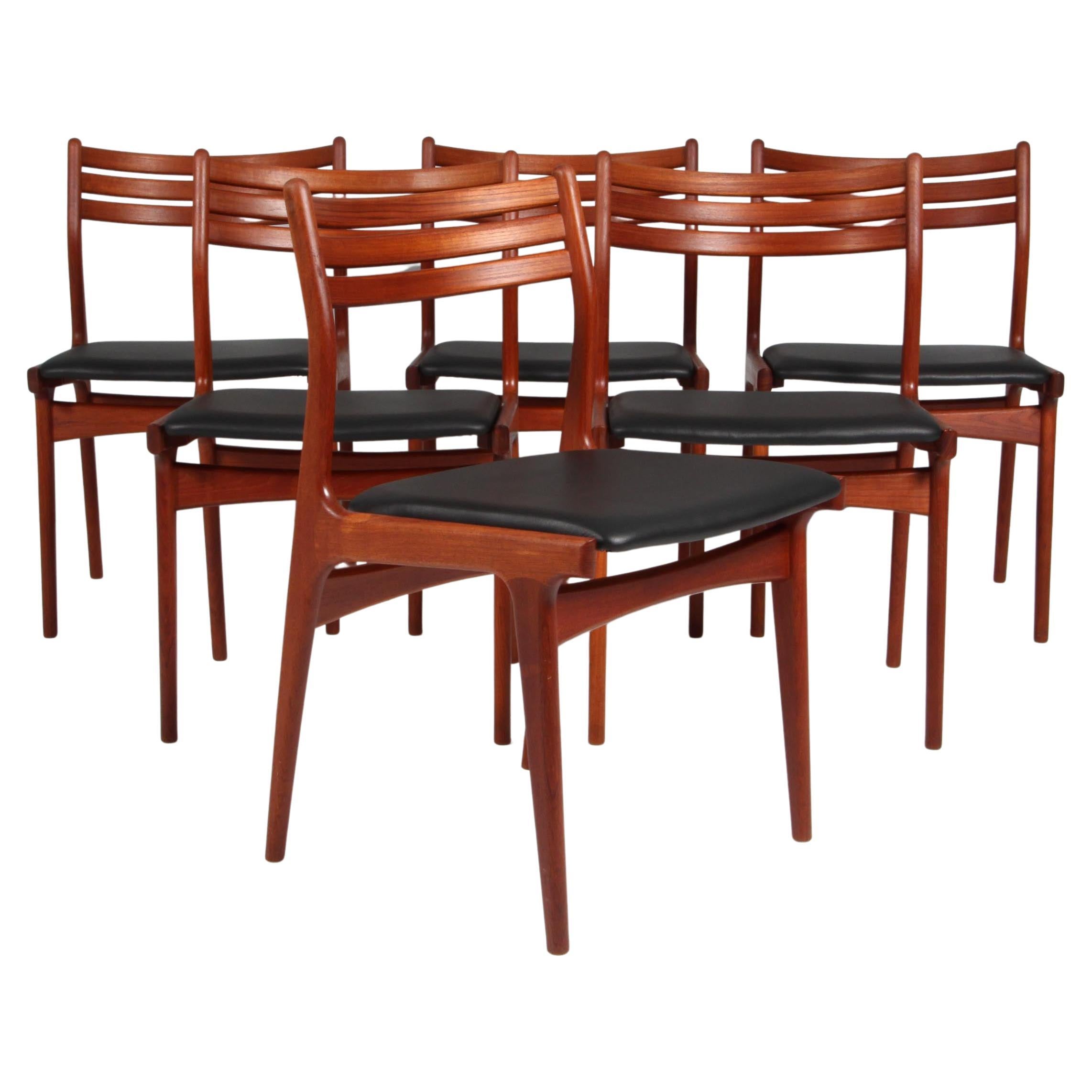 Set of Six Johannes Andersen Chairs at 1stDibs
