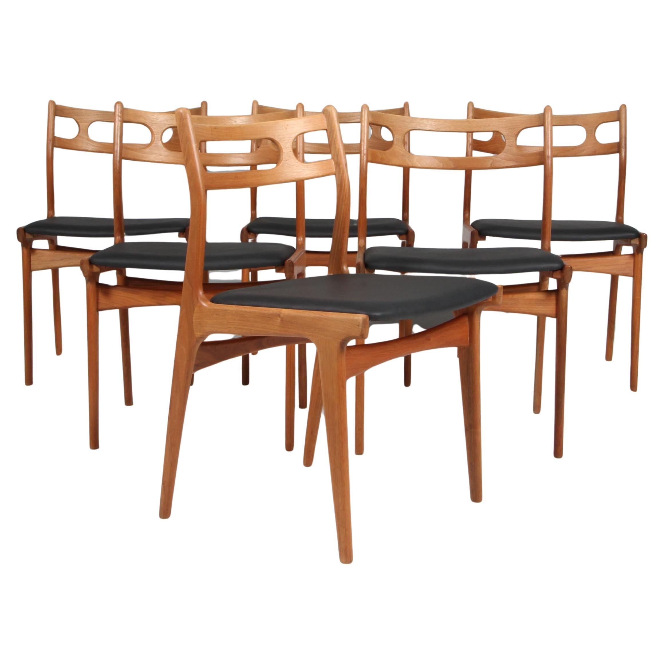 Johannes Andersen Six Dining Chairs For Sale at 1stDibs