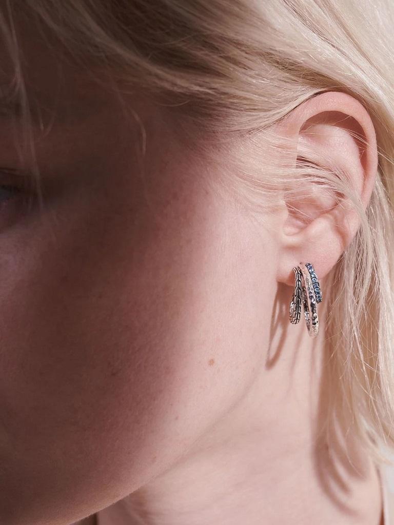 John Hardy Palu Blue Sapphire Pave Hoop Earring EBS9008634BSP For Sale ...