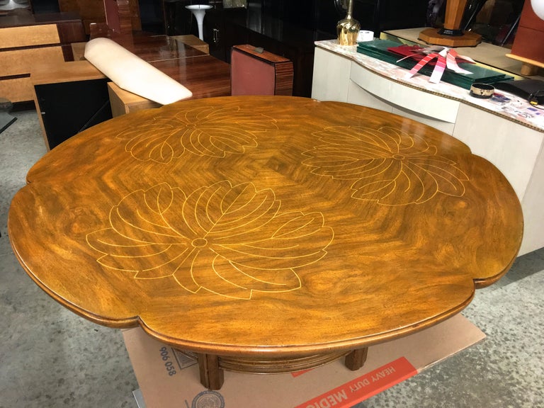 John Widdicomb Scalloped Edge Round Cocktail Table with Inlay at 1stDibs