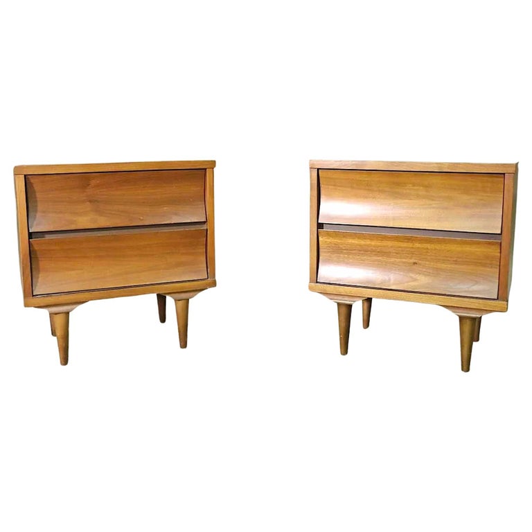 Johnson Carper „Brentwood“-Nachttische im Angebot bei 1stDibs