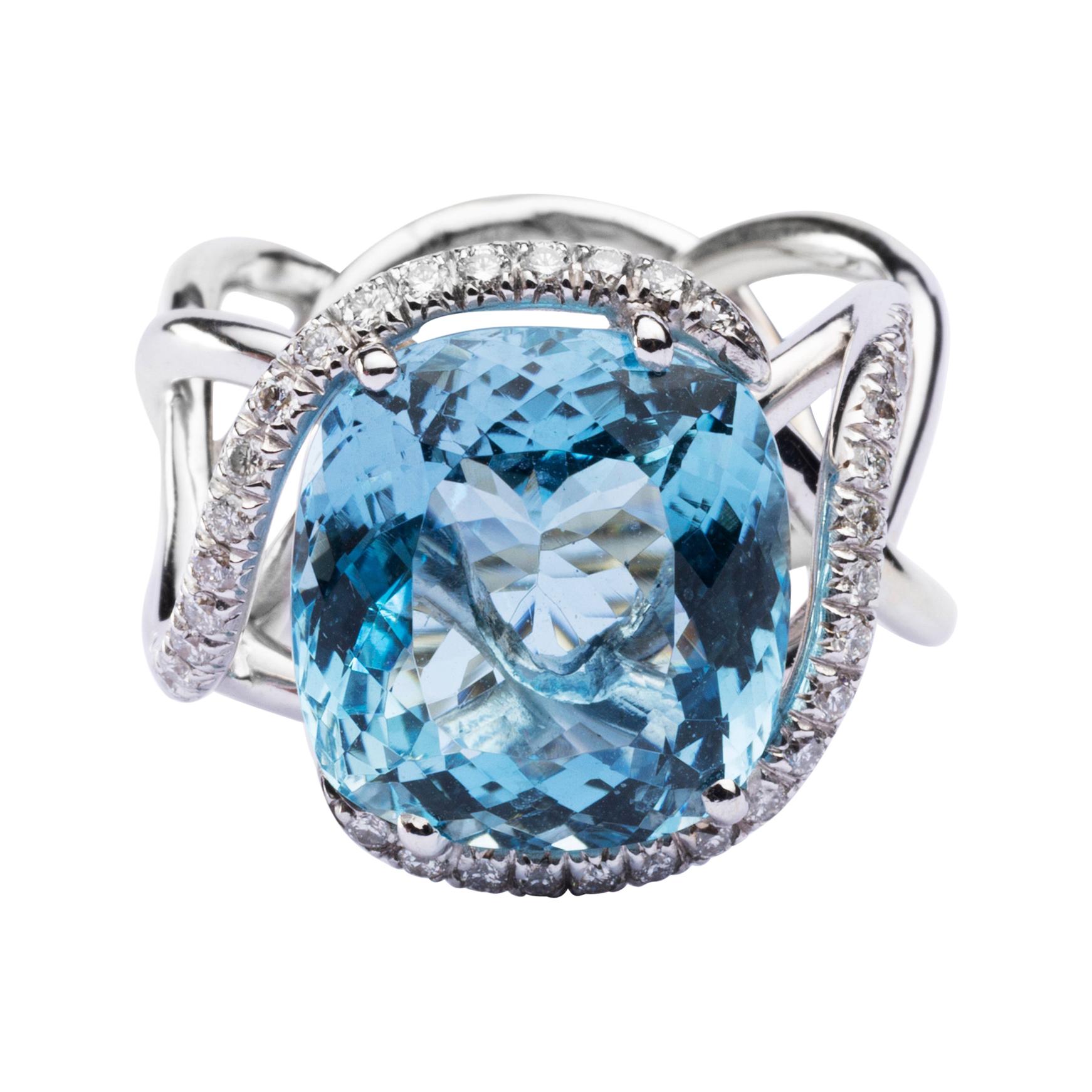 Aquamarine Ring with Diamonds White Gold For Sale at 1stDibs
