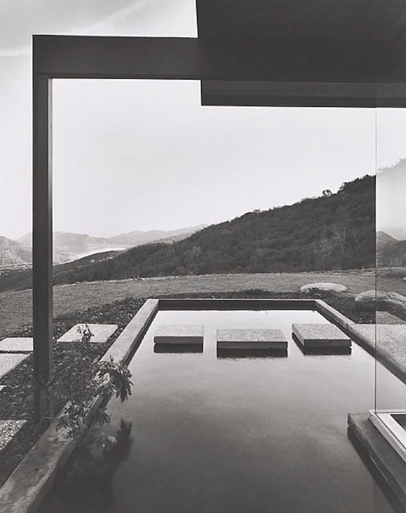Julius Shulman - Case Study House #22 (pool), Los Angeles California ...