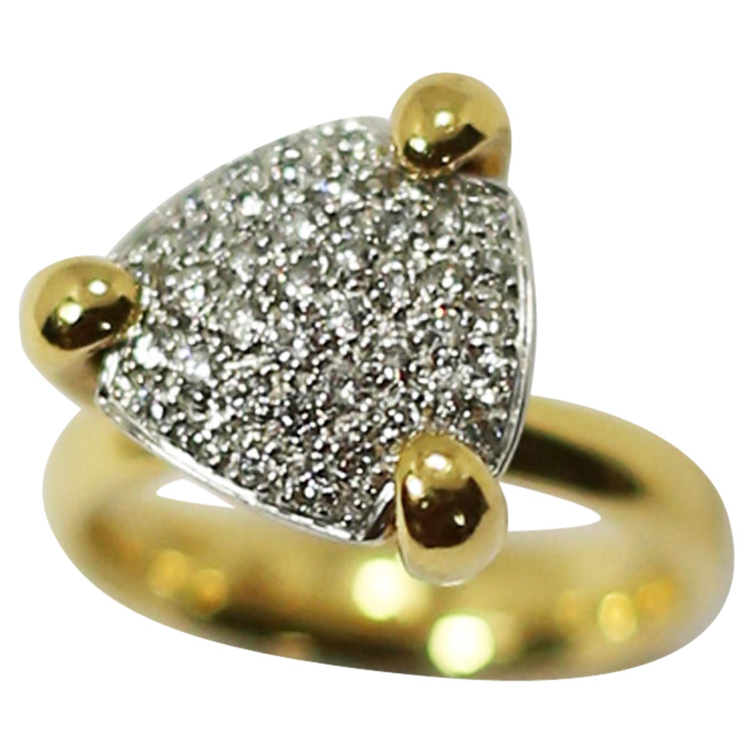 K di Kuore Diamonds and 18 Karat Yellow Gold Ring For Sale at 1stDibs