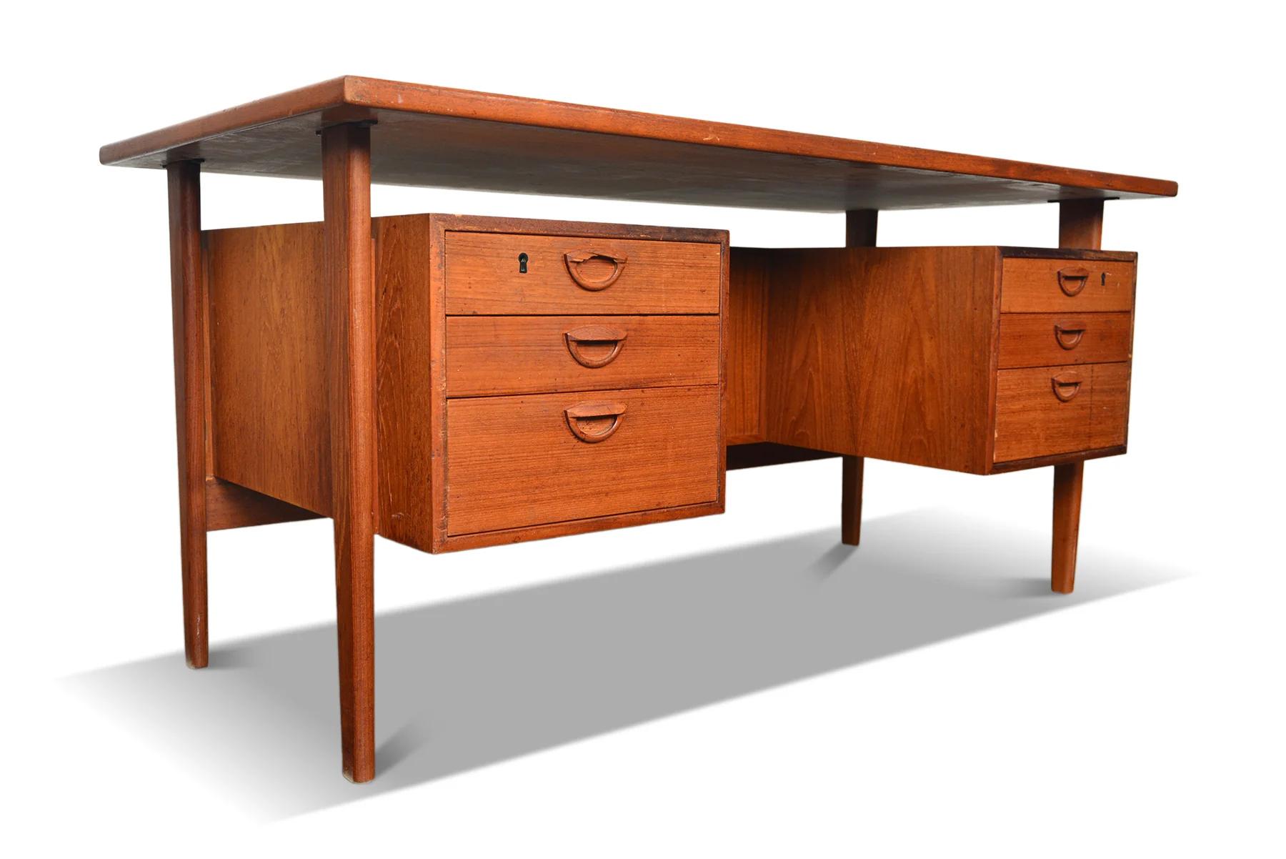 Kai Kristiansen Fm 60 Executive Desk in Teak For Sale at 1stDibs