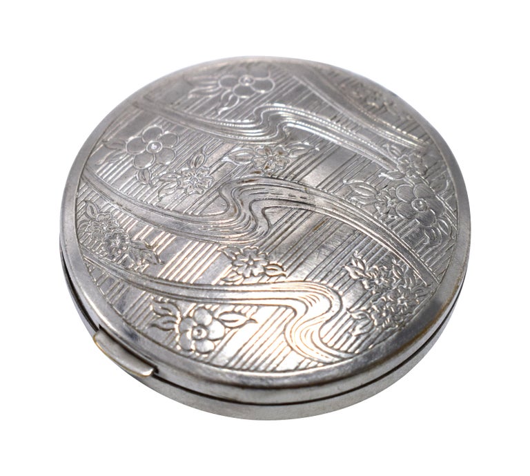 Karess 1920s Art Deco Ladies Powder Compact at 1stDibs | 1920s makeup ...