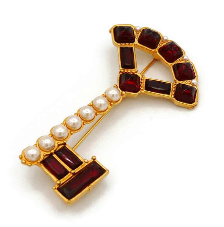 KARL LAGERFELD Vintage Jewelled Key Brooch For Sale at 1stDibs
