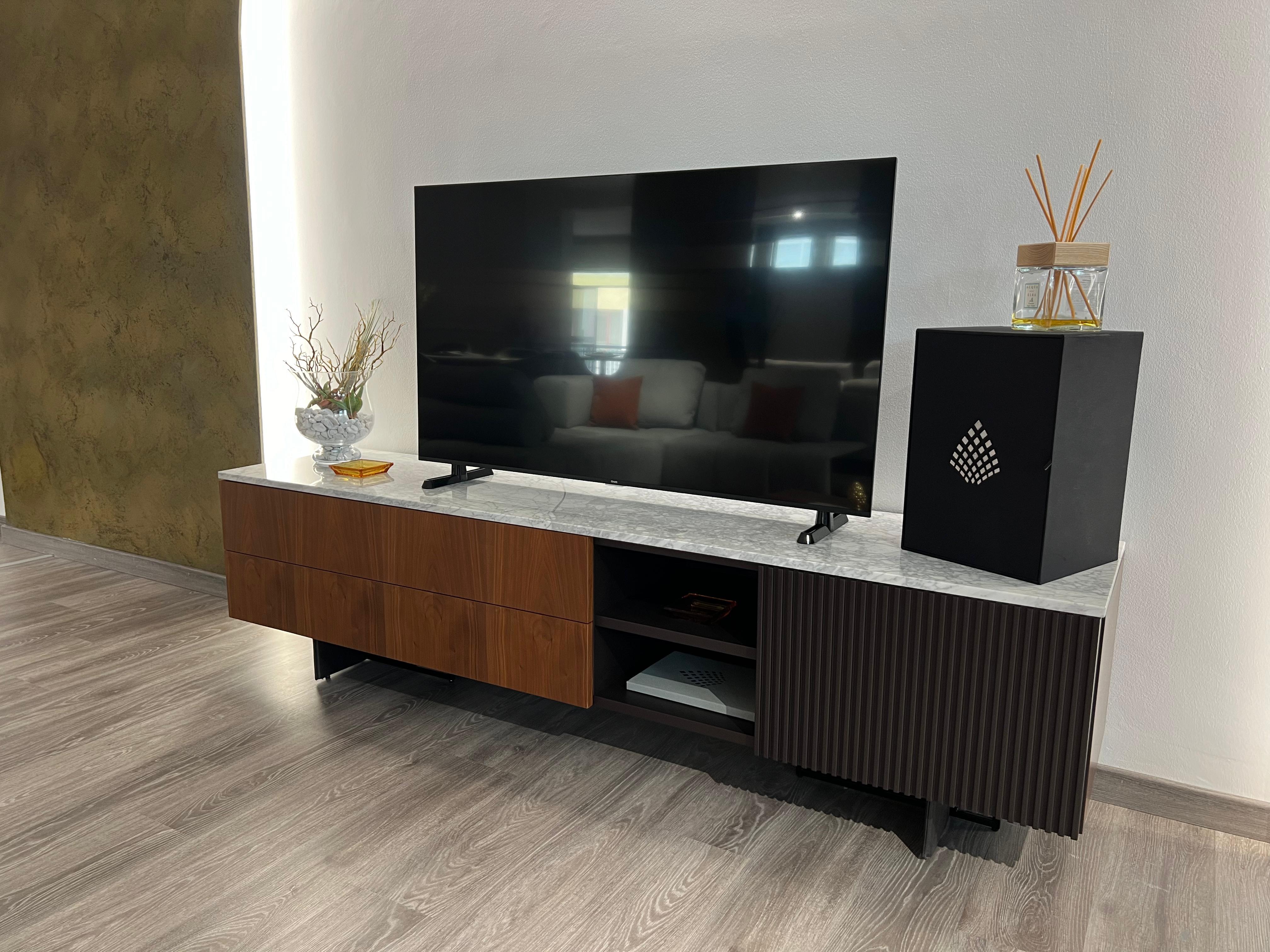 Kate Madia Living, struttura cassa laccata/anta fresata, top marmo For ...