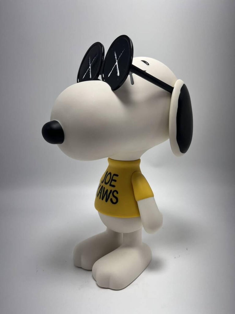 KAWS x Peanuts Joe Snoopy Vinyl Figure - Great Gifts Club