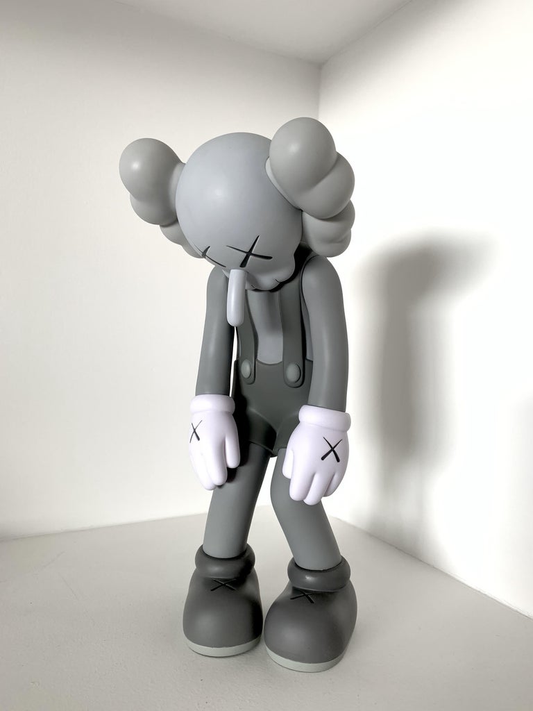 KAWS - Petite Lie (gris) en vente sur 1stDibs